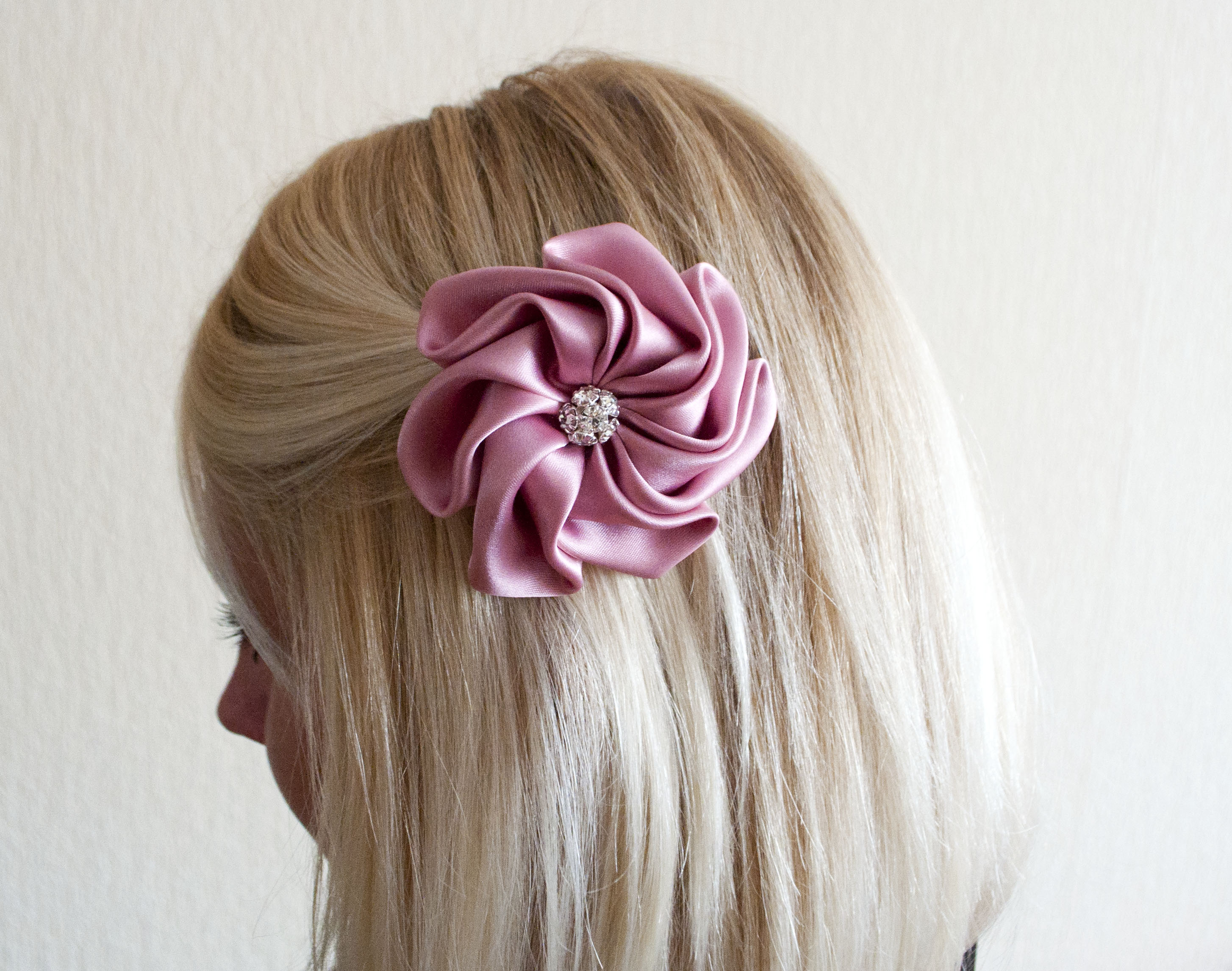 Pink Brooch, Barrette, Woman Brooch, Pink Flower, Crystals. on Luulla